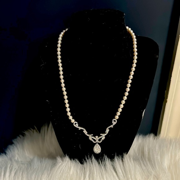Jewelry | Pear Shaped Necklace With Pearls | Poshmark